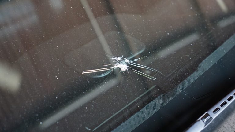 Windshield Chips and Cracks Repairs | the Complete Guide
