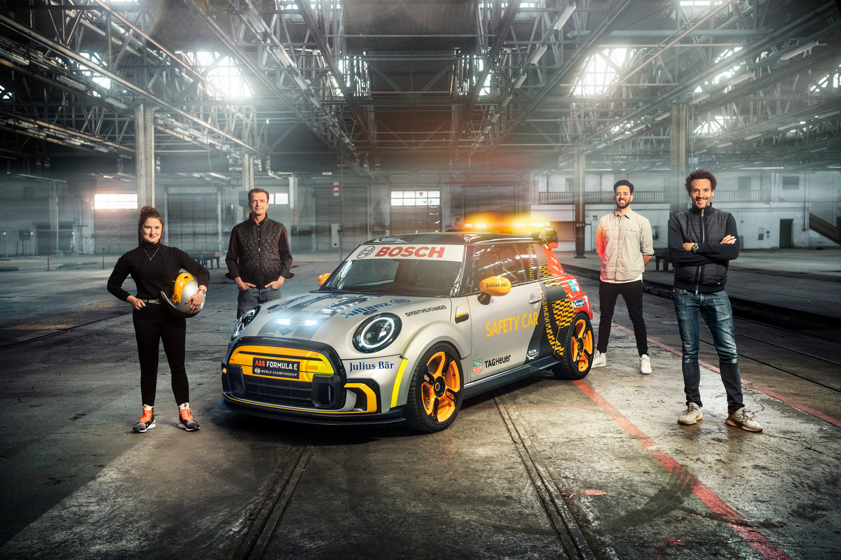 Mini Showcases its Electric Pacesetter for Formula E