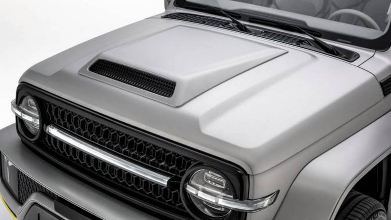 WEY Cyber Tank 300 is a Slick-Looking Chinese SUV