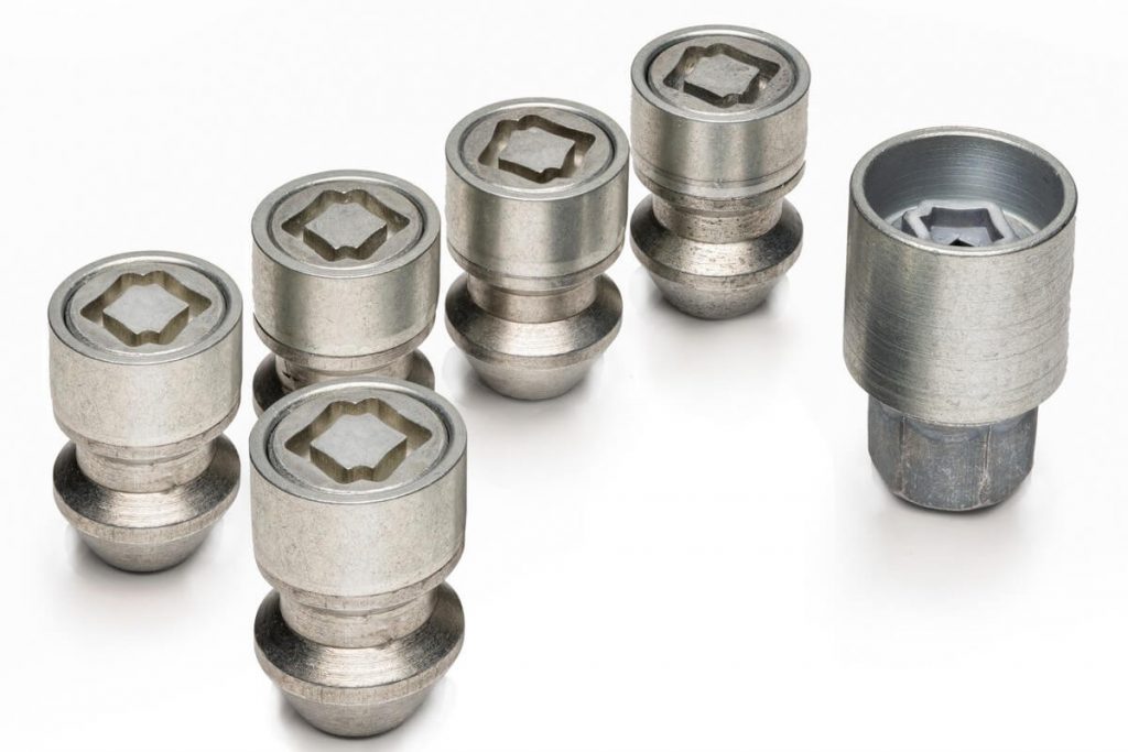 5 Best Wheel Locks to Make Thieves' Lives a Lot Harder