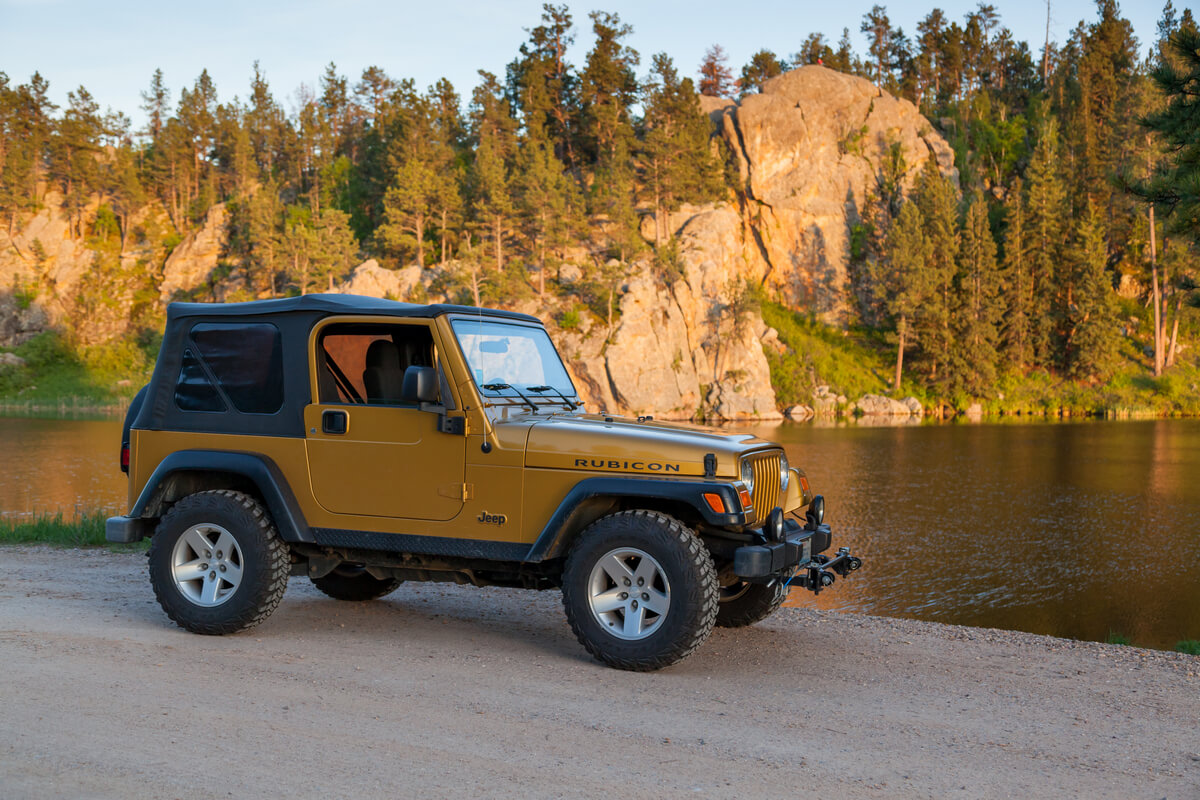 Soft Top for Jeep Wrangler — How to Choose the Right One for You!